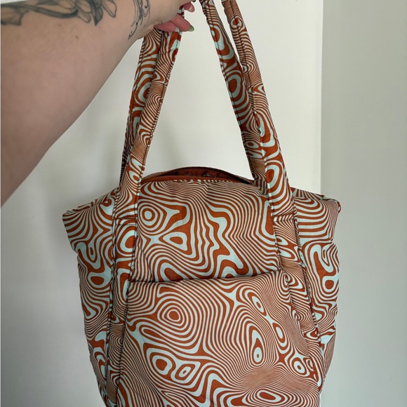 BAGGU | Bags | Baggy Puffy Mini Tote Trippy Swirl Pool | Poshmark